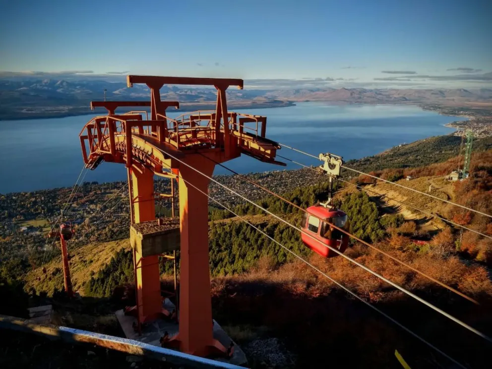 El teleférico del Cerro Otto es uno de los dos más famosos de Argentina ...